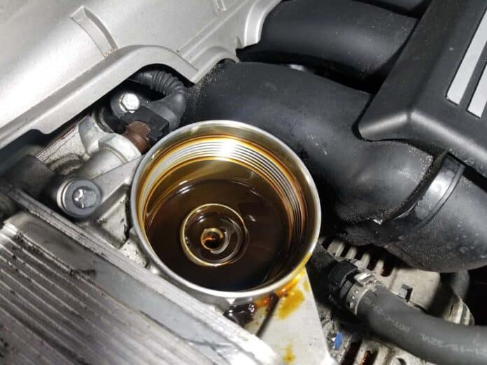 BMW N52 Oil Filter Housing Gasket Repair - 1,3,5,6,7,X1,X3,X5,Z4 - 6 cyl.