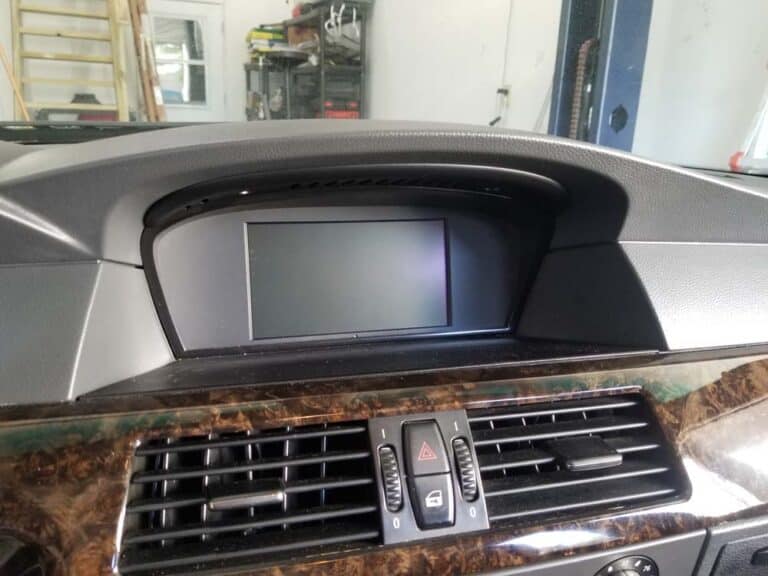 BMW E60 iDrive Upgrade - '04-'10 5 Series -Bluetooth Music/Rear Camera