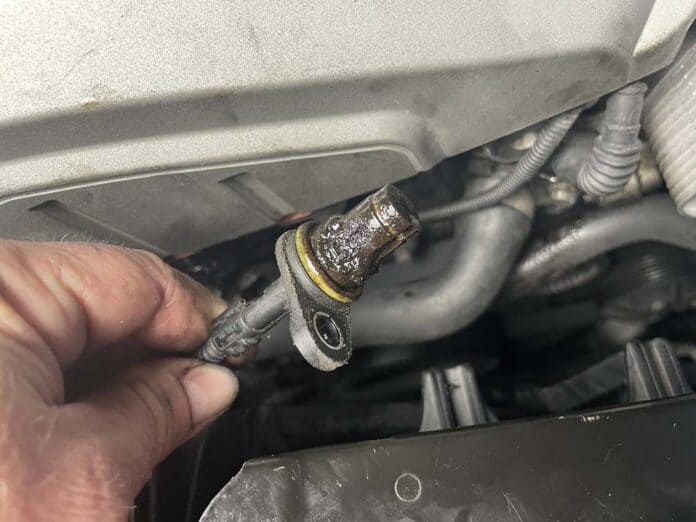 BMW N52 Camshaft Sensor Replacement - 1,3,5,6,7,X1,X3,X5,Z4 6cyl.