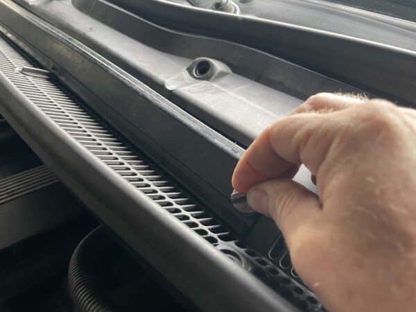 BMW E53 Microfilter/Air Filter Replacement - 2000-2006 X5