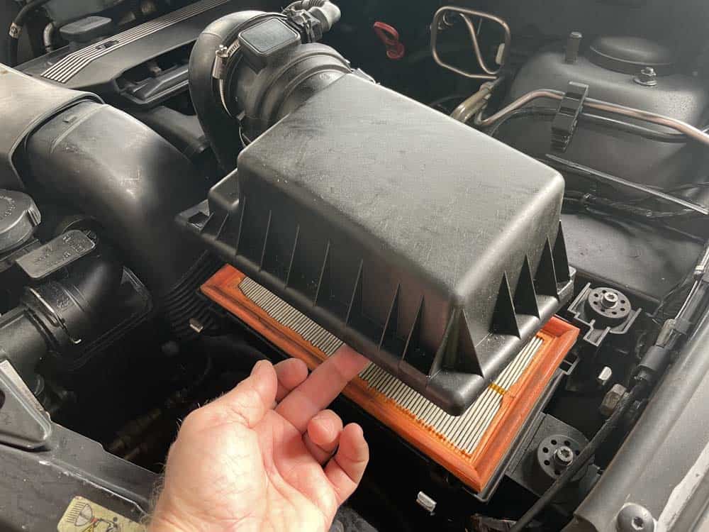 BMW E53 Microfilter/Air Filter Replacement - 2000-2006 X5