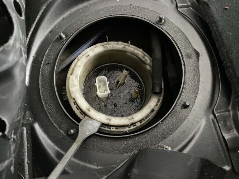 BMW X5 Fuel Pump Replacement /Fuel Level Sensor 2000-2006 E53