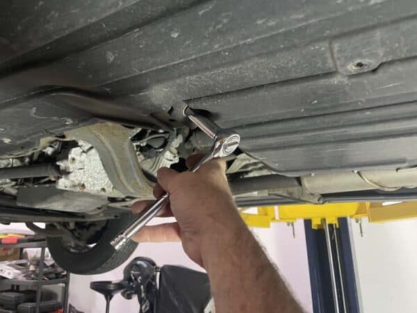 BMW X5 Fuel Filter Replacement - 2000-2006 E53