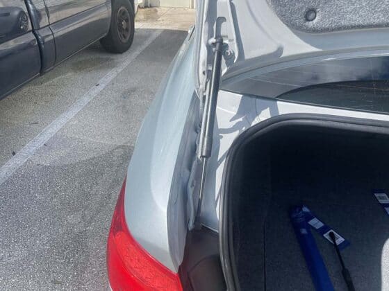 BMW Trunk Shock Replacement - Trunk Won't Stay Open