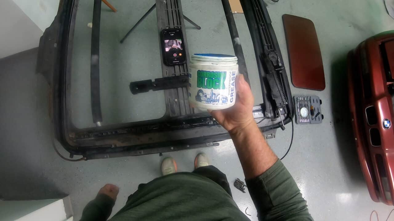 BMW E31 Sunroof Repair - 1990-1999 8 Series - Trolley and Gate