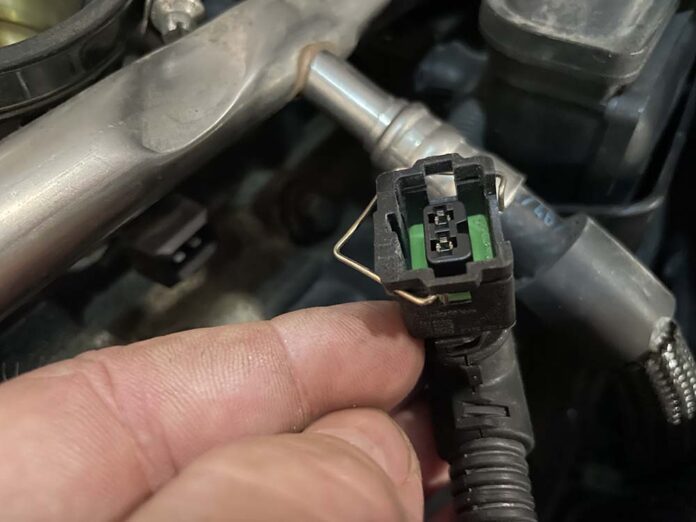 BMW E9x M3 Fuel Injector Replacement - 2007-2013 S65 V8 Engine